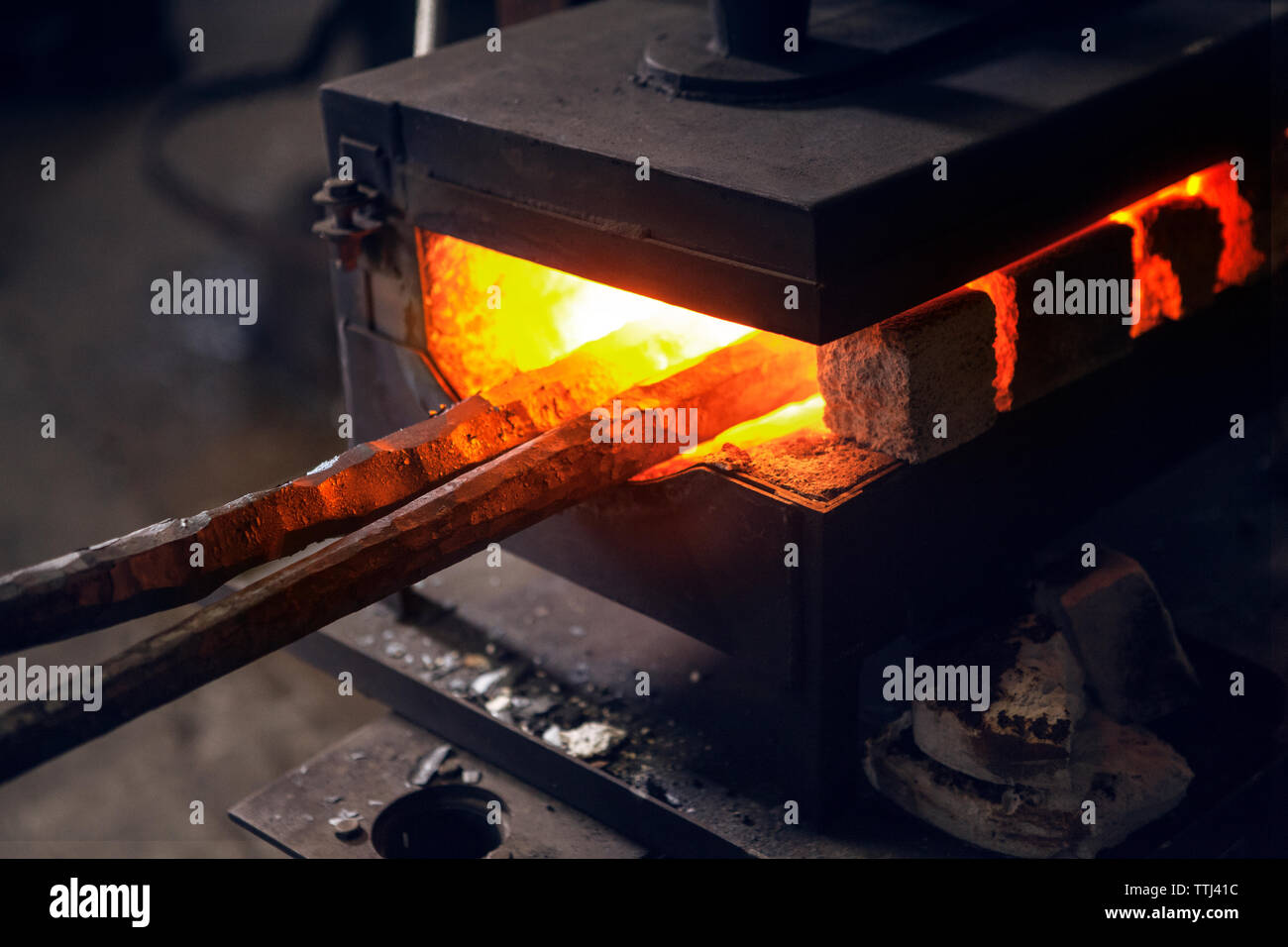 Forging workshop hi-res stock photography and images - Alamy