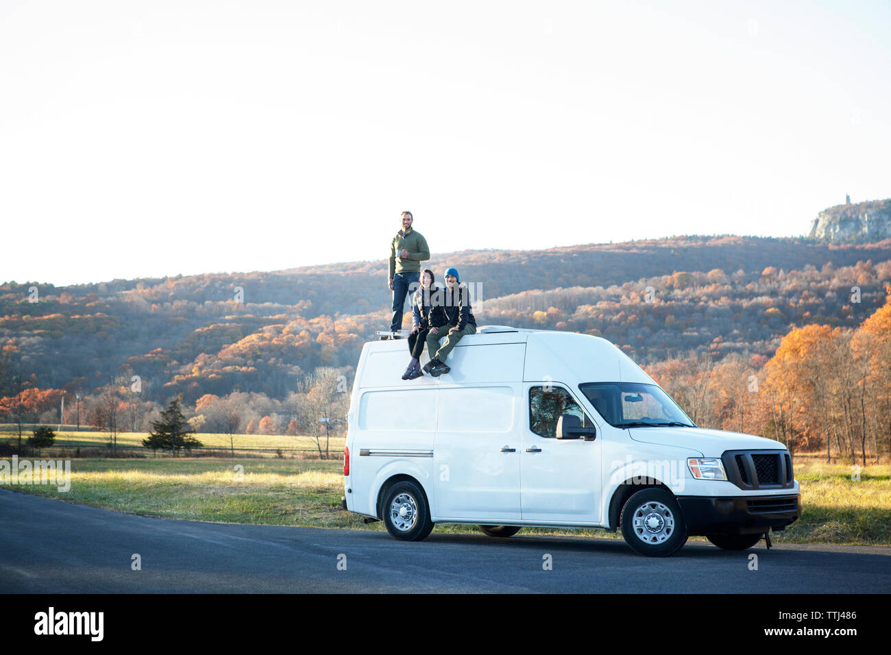 Camper van full of people hi-res stock photography and images - Alamy