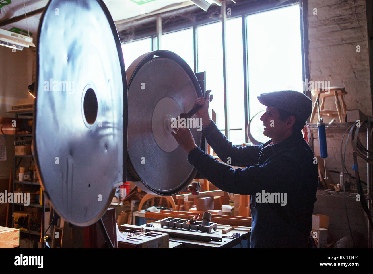 Work operating machinery hi-res stock photography and images - Alamy