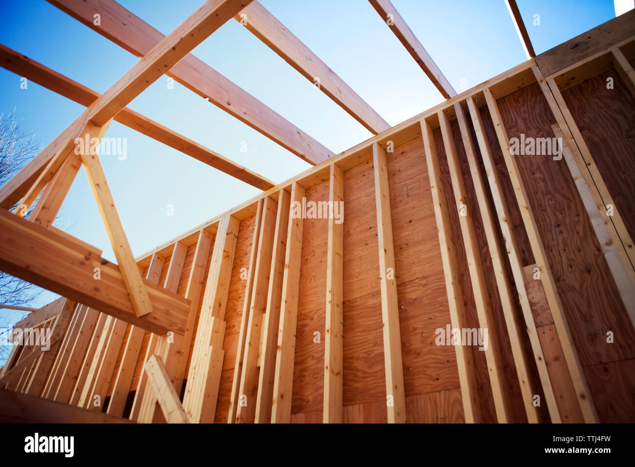 Incomplete house hi-res stock photography and images - Alamy