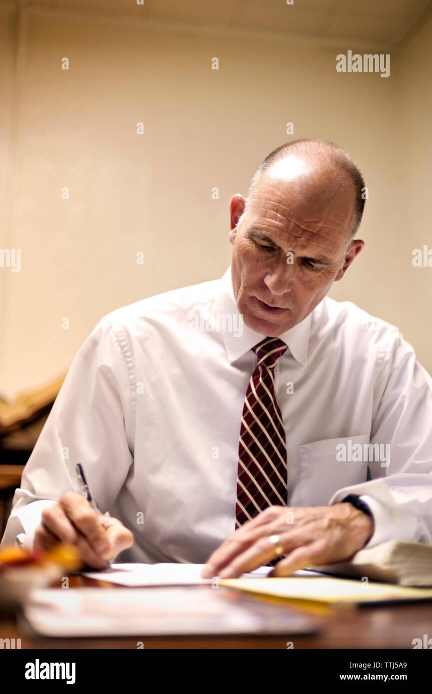 Sitting religion hi-res stock photography and images - Alamy