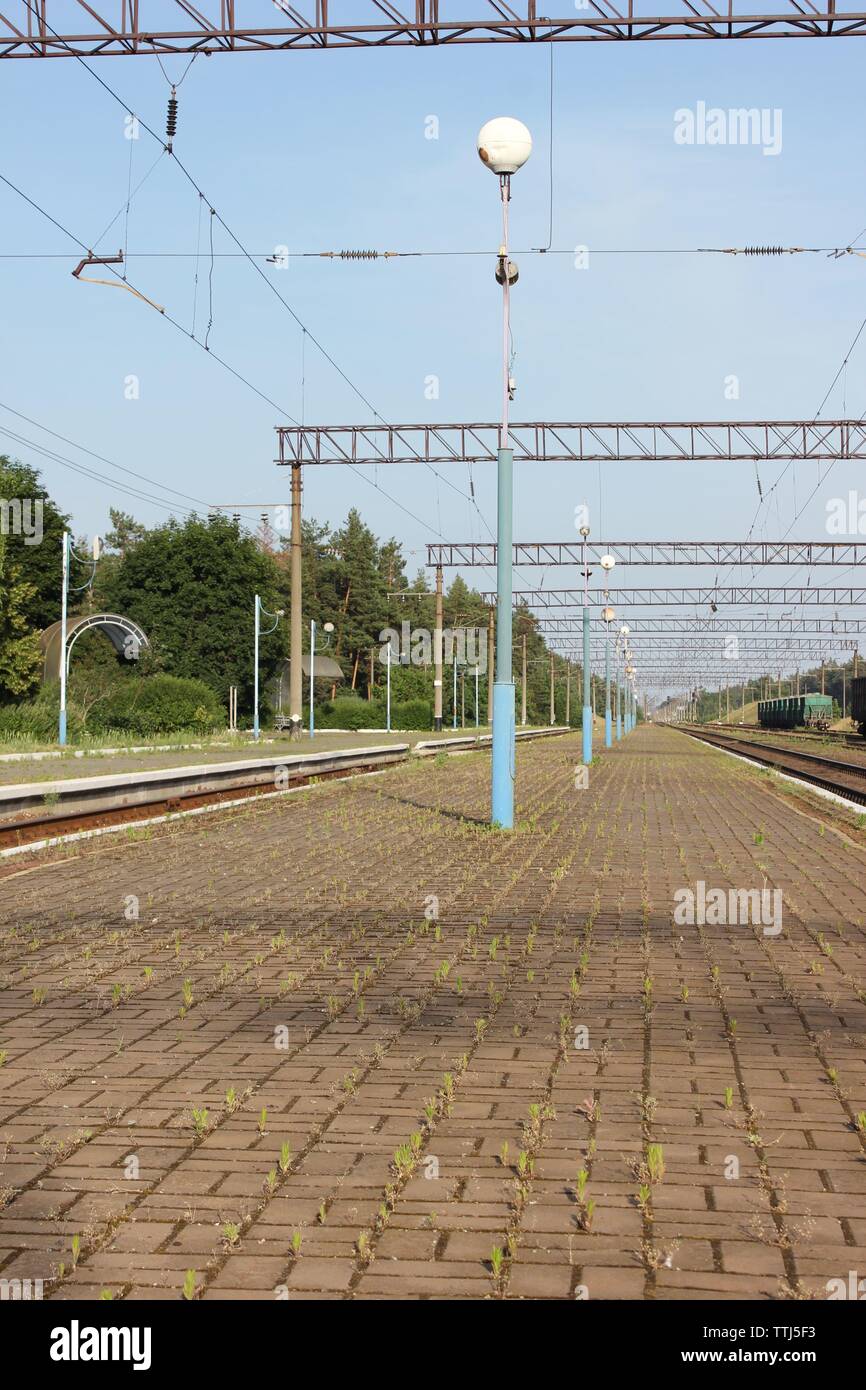 Old railway platform hi-res stock photography and images - Alamy