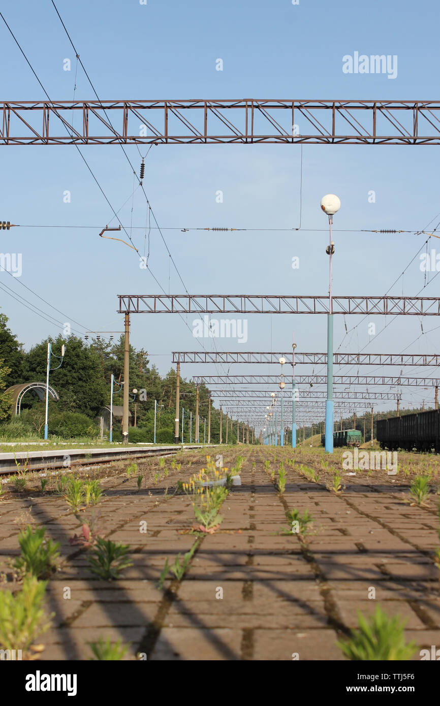 Deserted train station platform Stock Photo - Alamy Deserted train station platform Stock Photo - Alamy