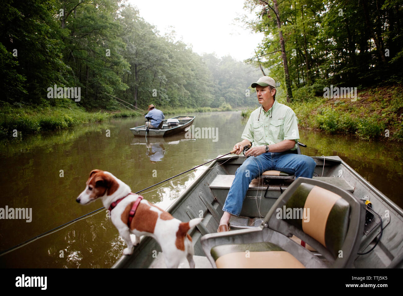 50 fishing boats hi-res stock photography and images - Alamy