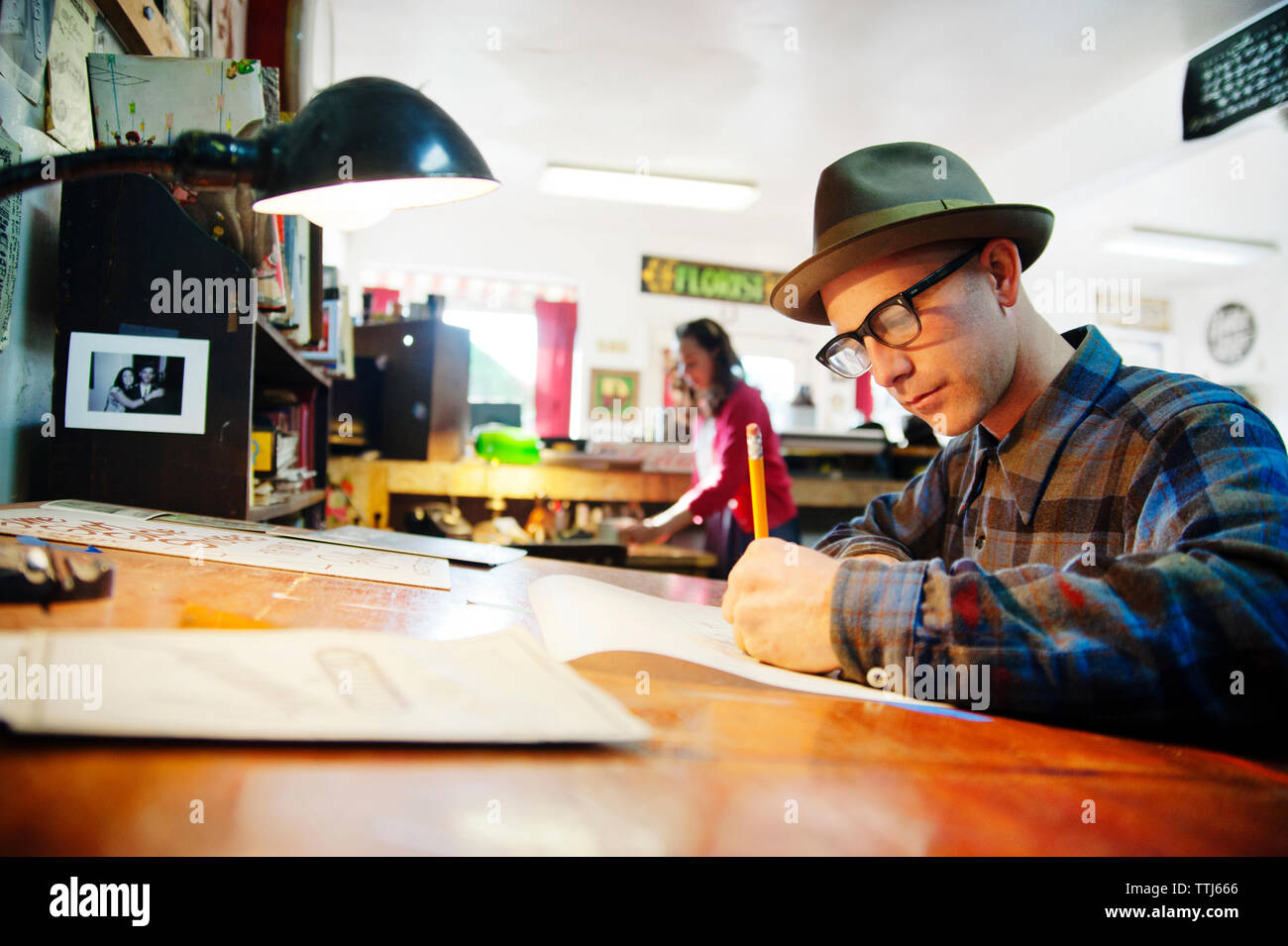 Writing paper design hi-res stock photography and images - Alamy