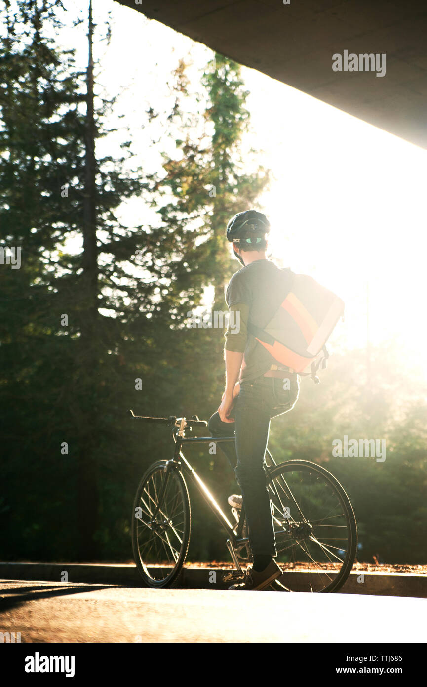 Cyclist side view road hi-res stock photography and images - Alamy