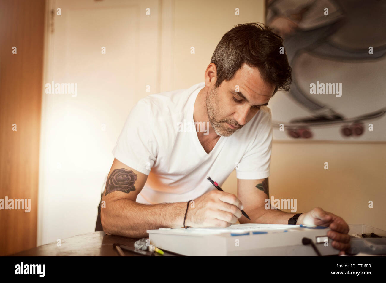 Man writing table hi-res stock photography and images - Alamy