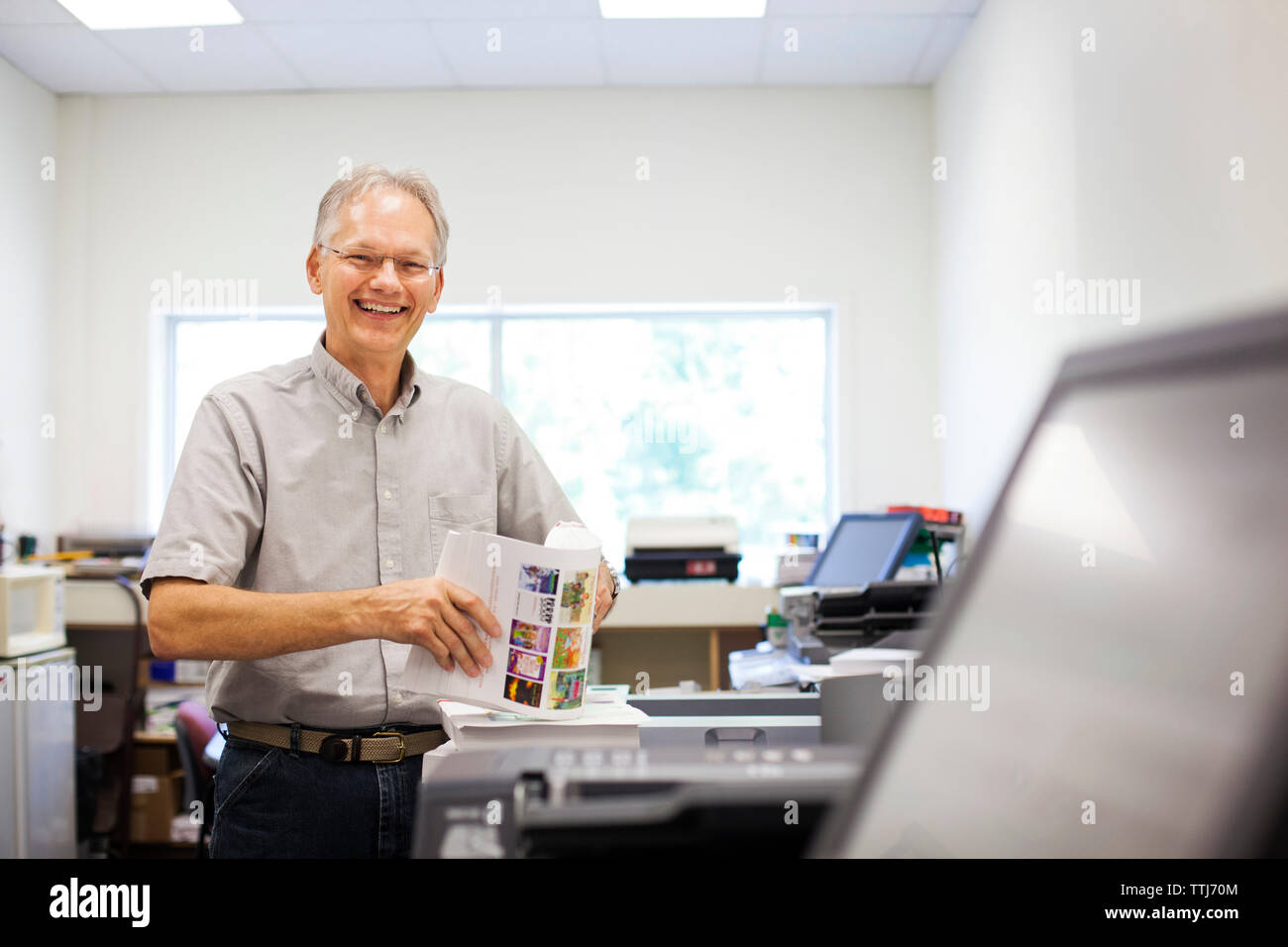 Entrepreneur documents hi-res stock photography and images - Alamy