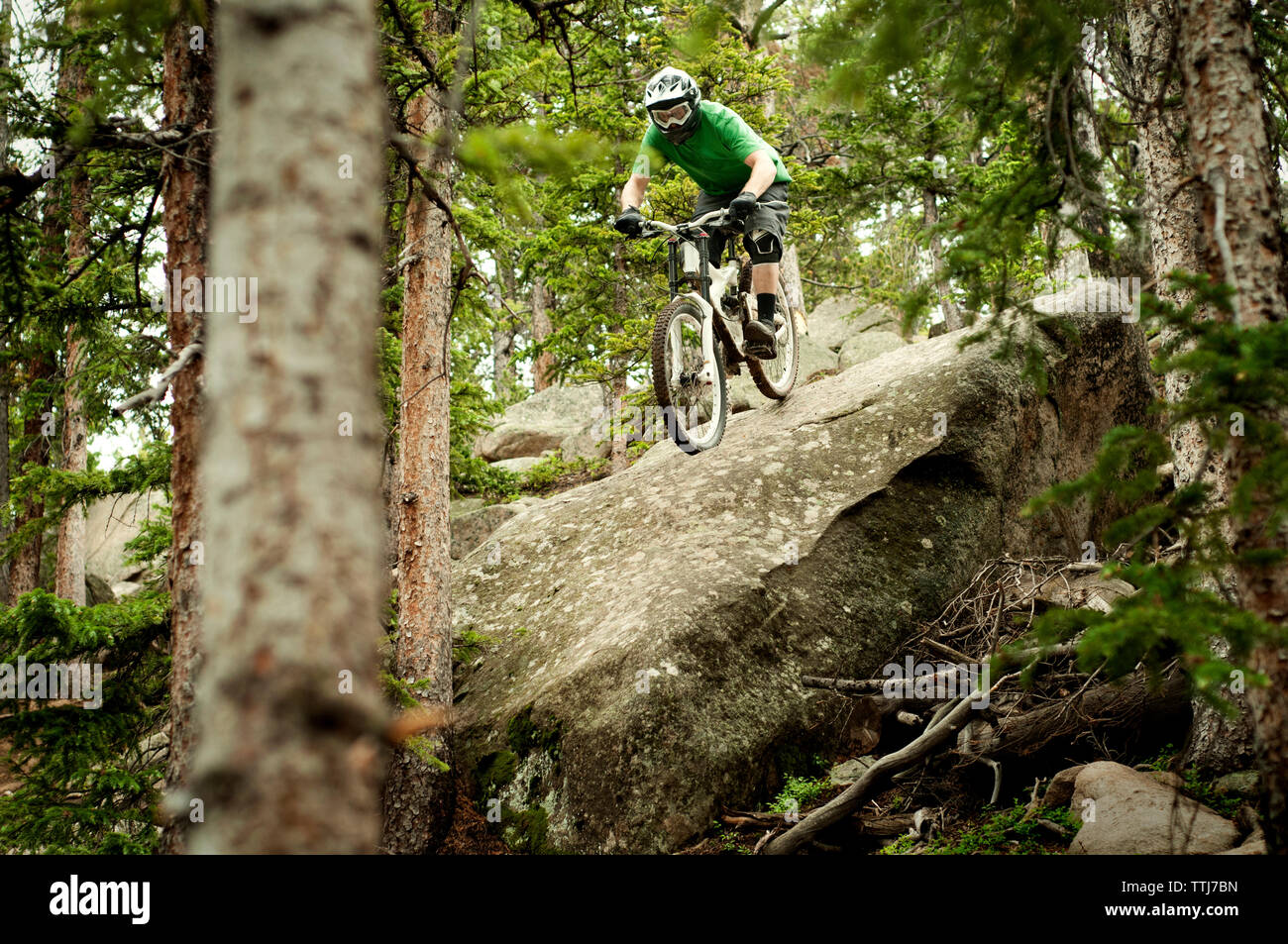 Men moving rocks hi-res stock photography and images - Alamy