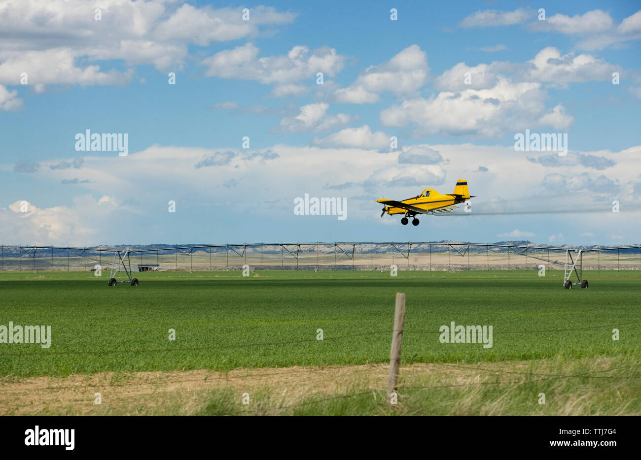 Landing field hi-res stock photography and images - Alamy