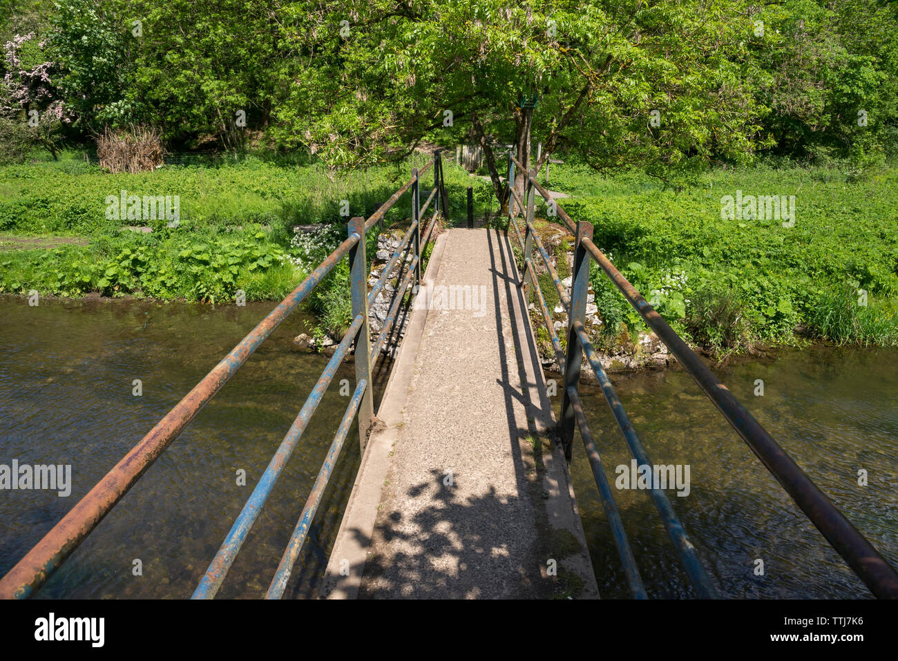 Beautiful summer day in Chee Dale near Buxton in the Peak District ...