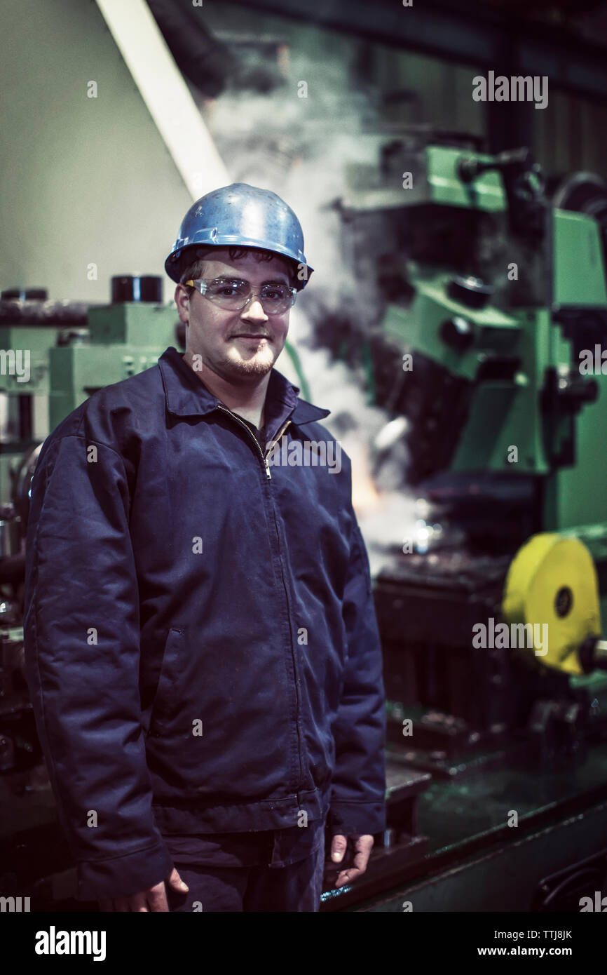 Man factory hi-res stock photography and images - Alamy