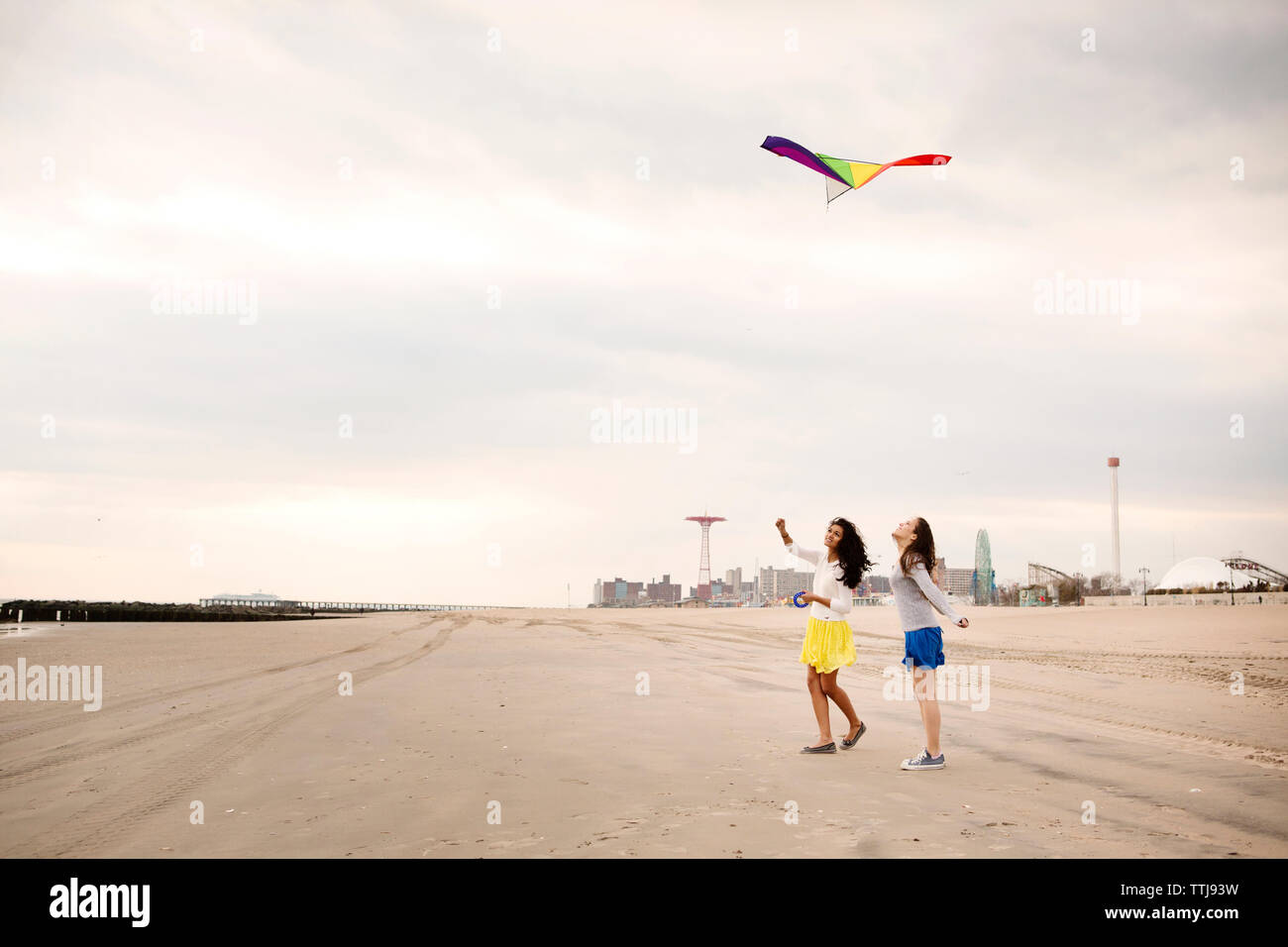 Flying friends hi-res stock photography and images - Alamy