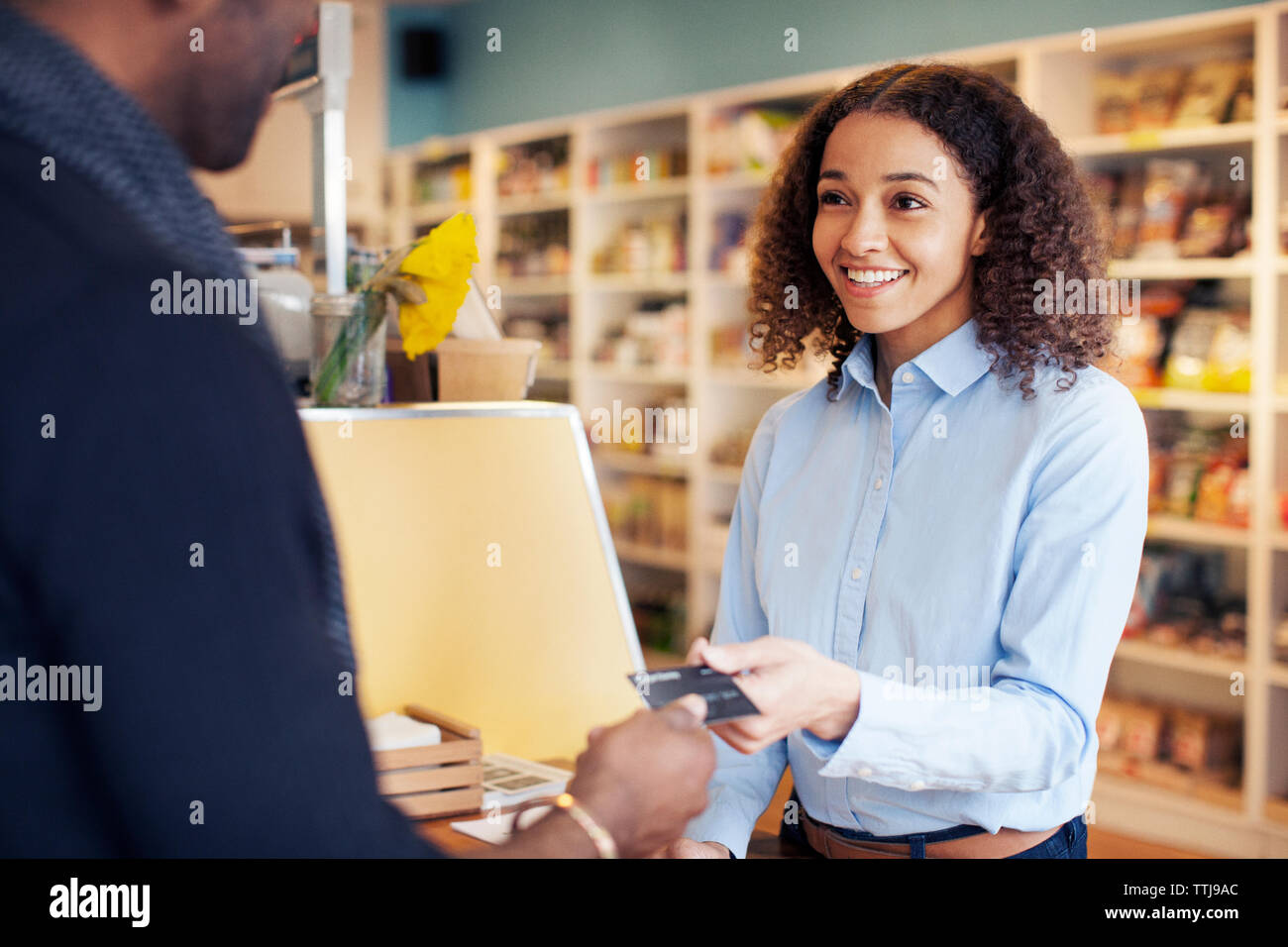 Old people paying card hi-res stock photography and images - Alamy