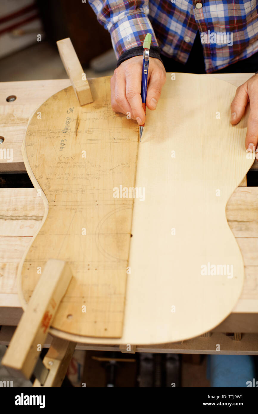 Guitar adjusting hi-res stock photography and images - Alamy