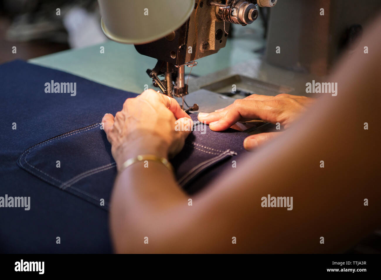 Close up sewing woman hi-res stock photography and images - Alamy