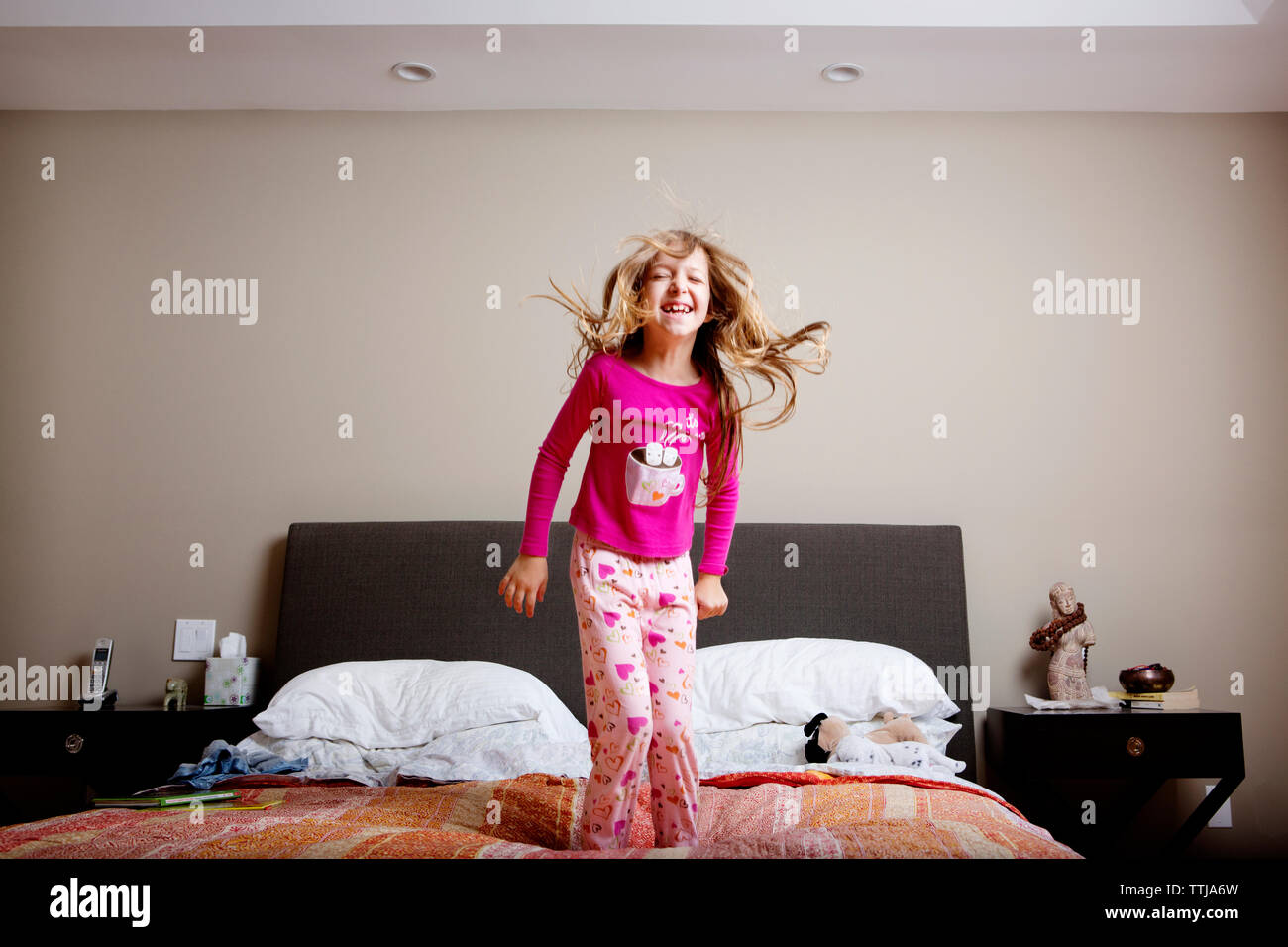 Bed home hi-res stock photography and images - Alamy