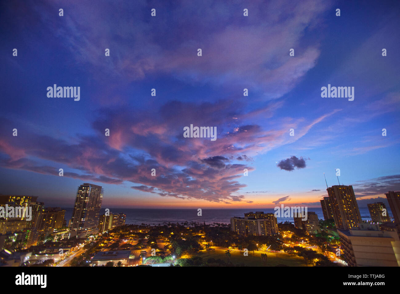 Twilight with clouds hi-res stock photography and images - Alamy