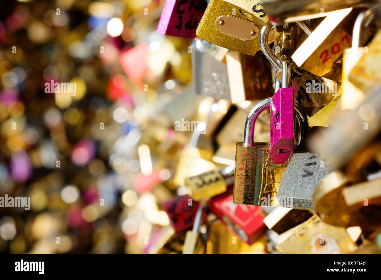 Full locks hi-res stock photography and images - Alamy