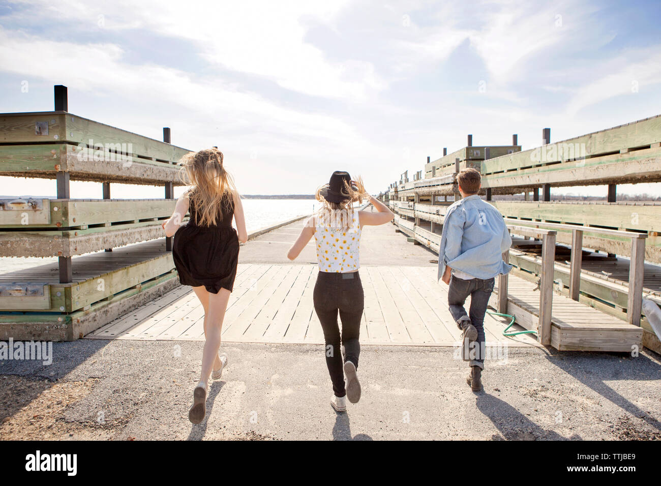 Man full rear view running motion hi-res stock photography and images ...