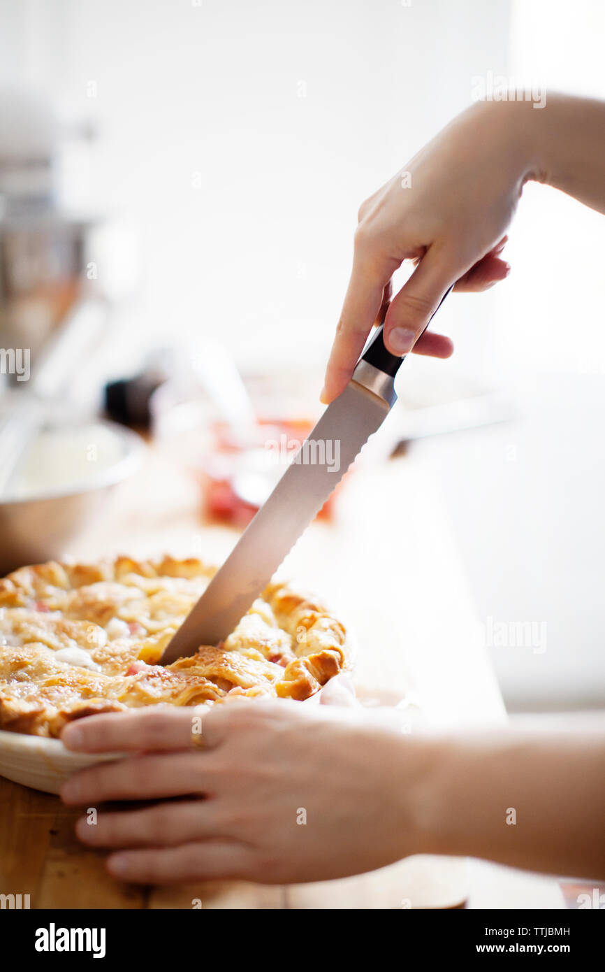 Cutting pie hi-res stock photography and images - Alamy
