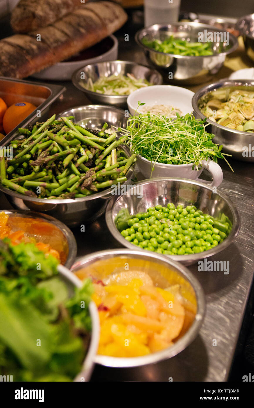 Vegetables in bowl on kitchen counter Stock Photo - Alamy