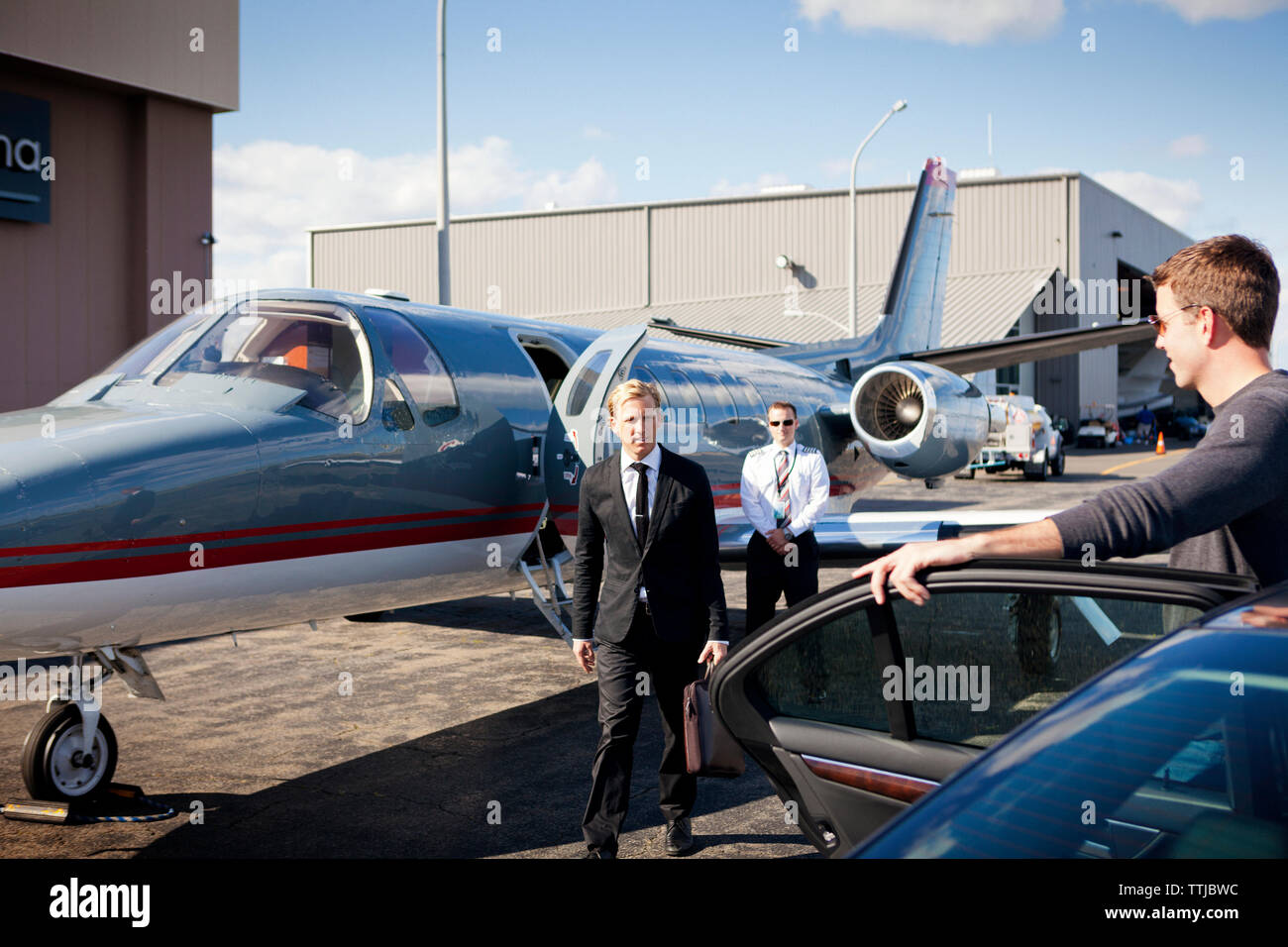 Pilot car hi-res stock photography and images - Alamy