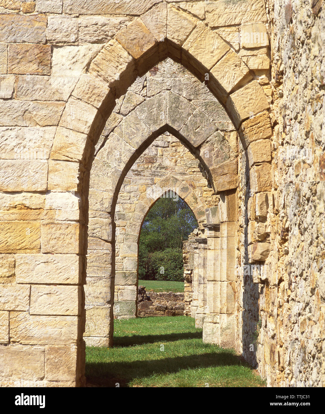 Old abbey hi-res stock photography and images - Alamy