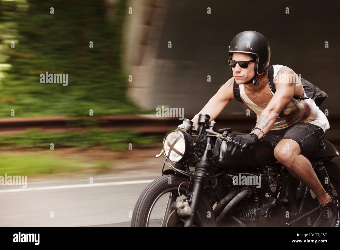 Man holding motorcycle helmet hi-res stock photography and images - Alamy