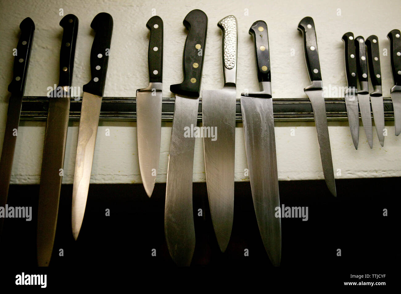 Silver knives hi-res stock photography and images - Alamy