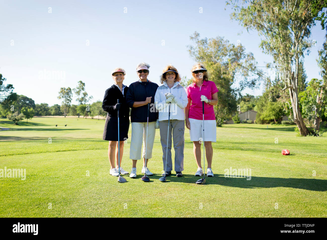 Portrait female golfer hi-res stock photography and images - Alamy