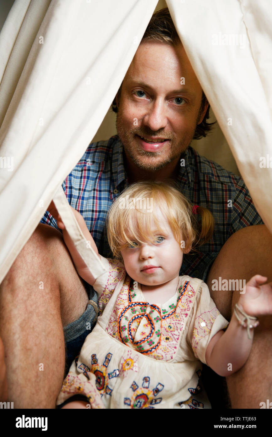Father daughter home hi-res stock photography and images - Alamy
