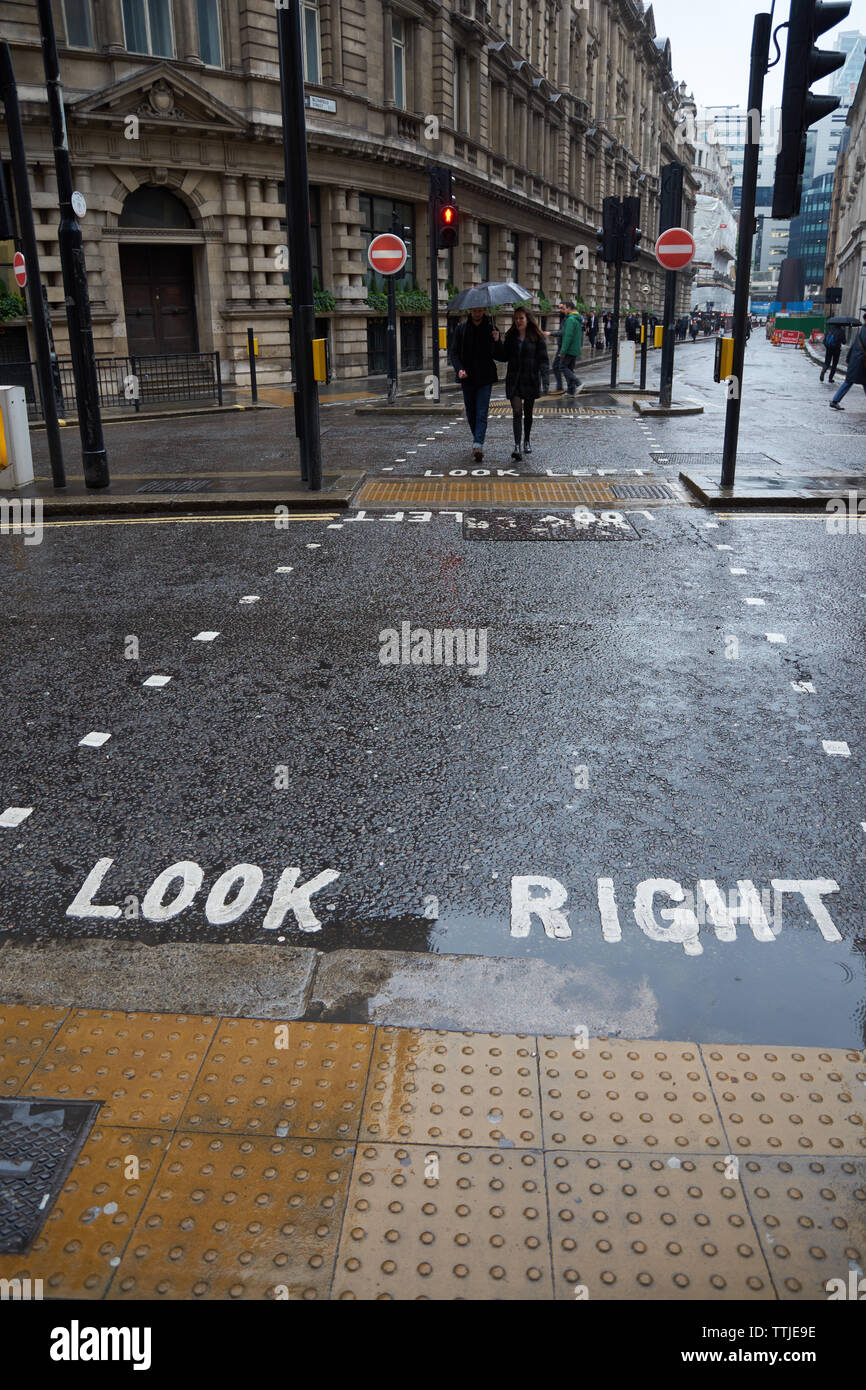 Right hand drive london hi-res stock photography and images - Alamy