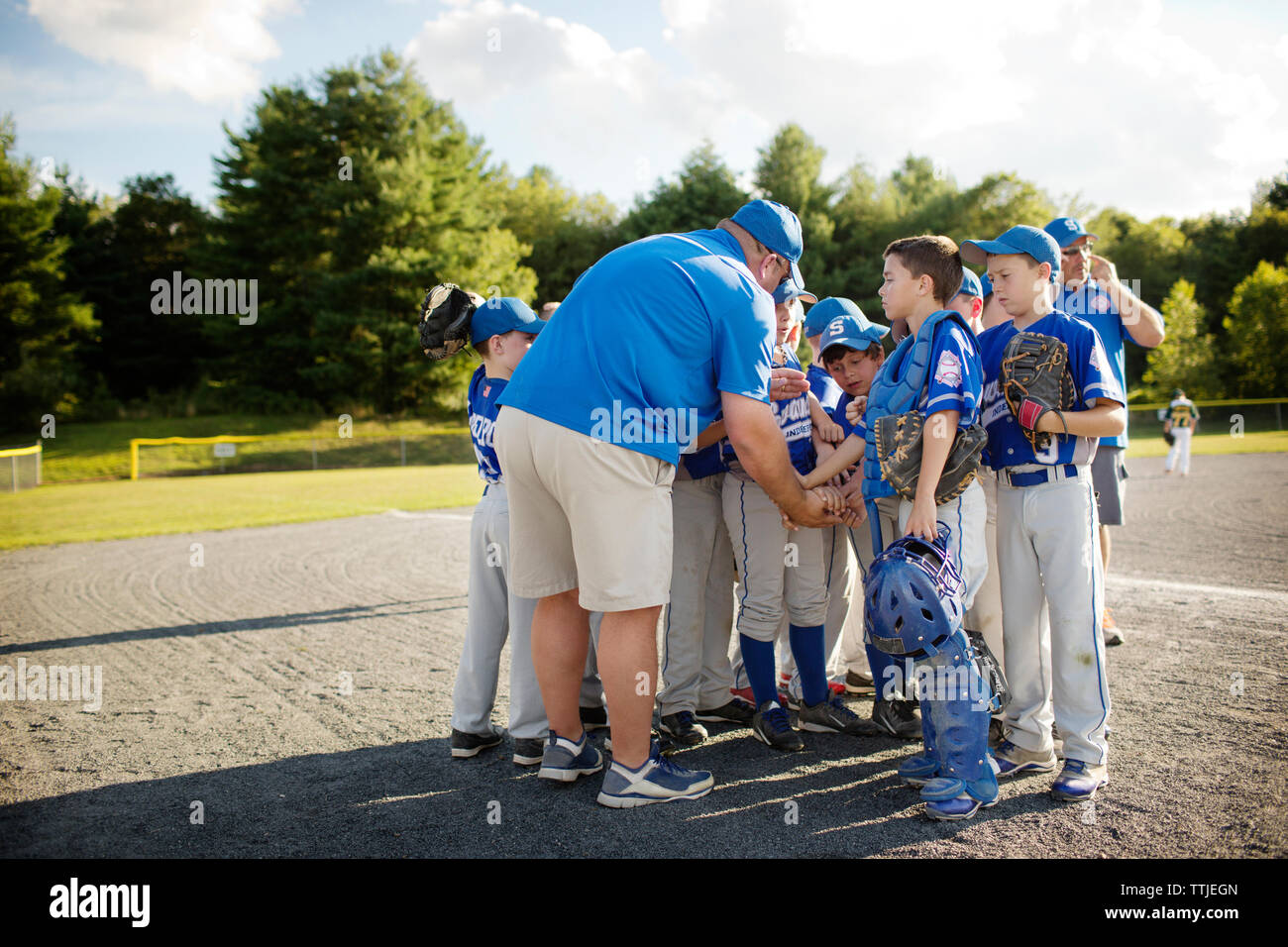 Team the match hi-res stock photography and images - Alamy