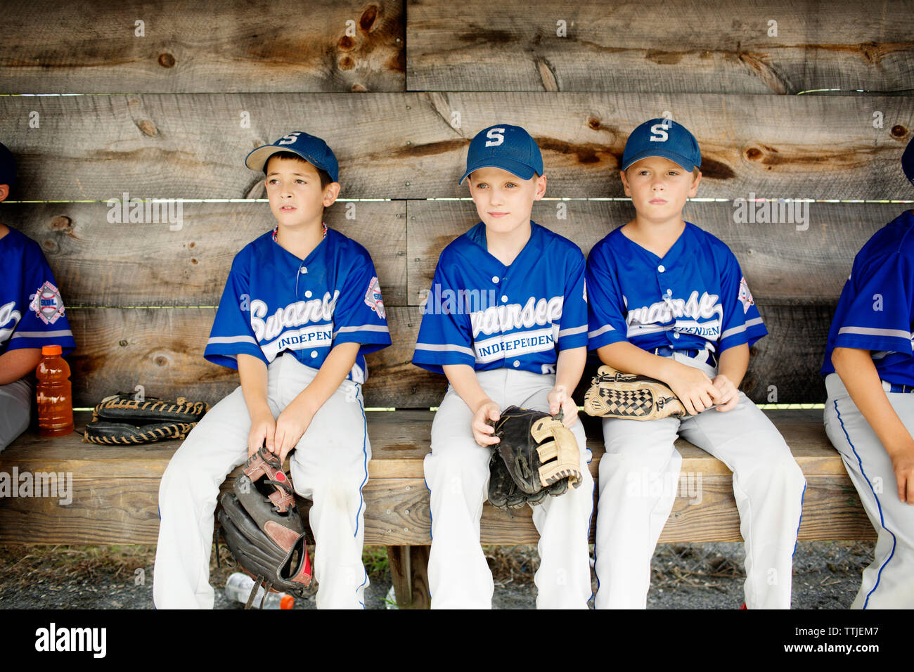Bench players hi-res stock photography and images - Alamy