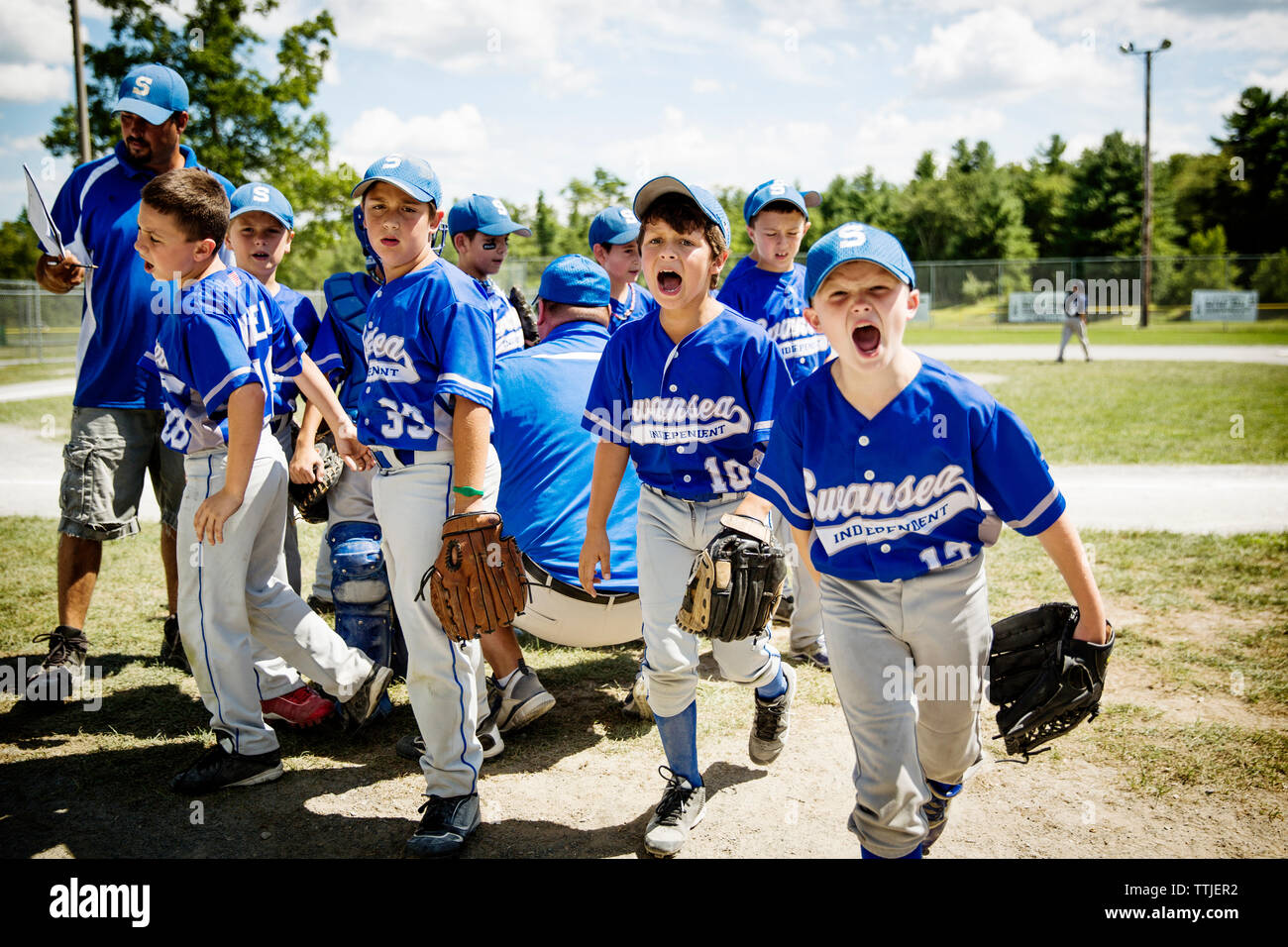 Sports coach shouting hi-res stock photography and images - Alamy