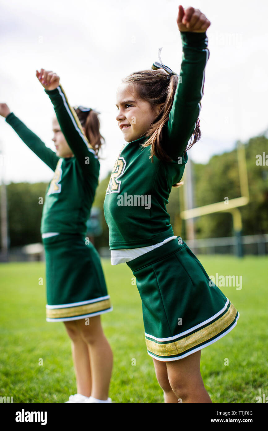 Dancing cheerleaders hi-res stock photography and images - Alamy