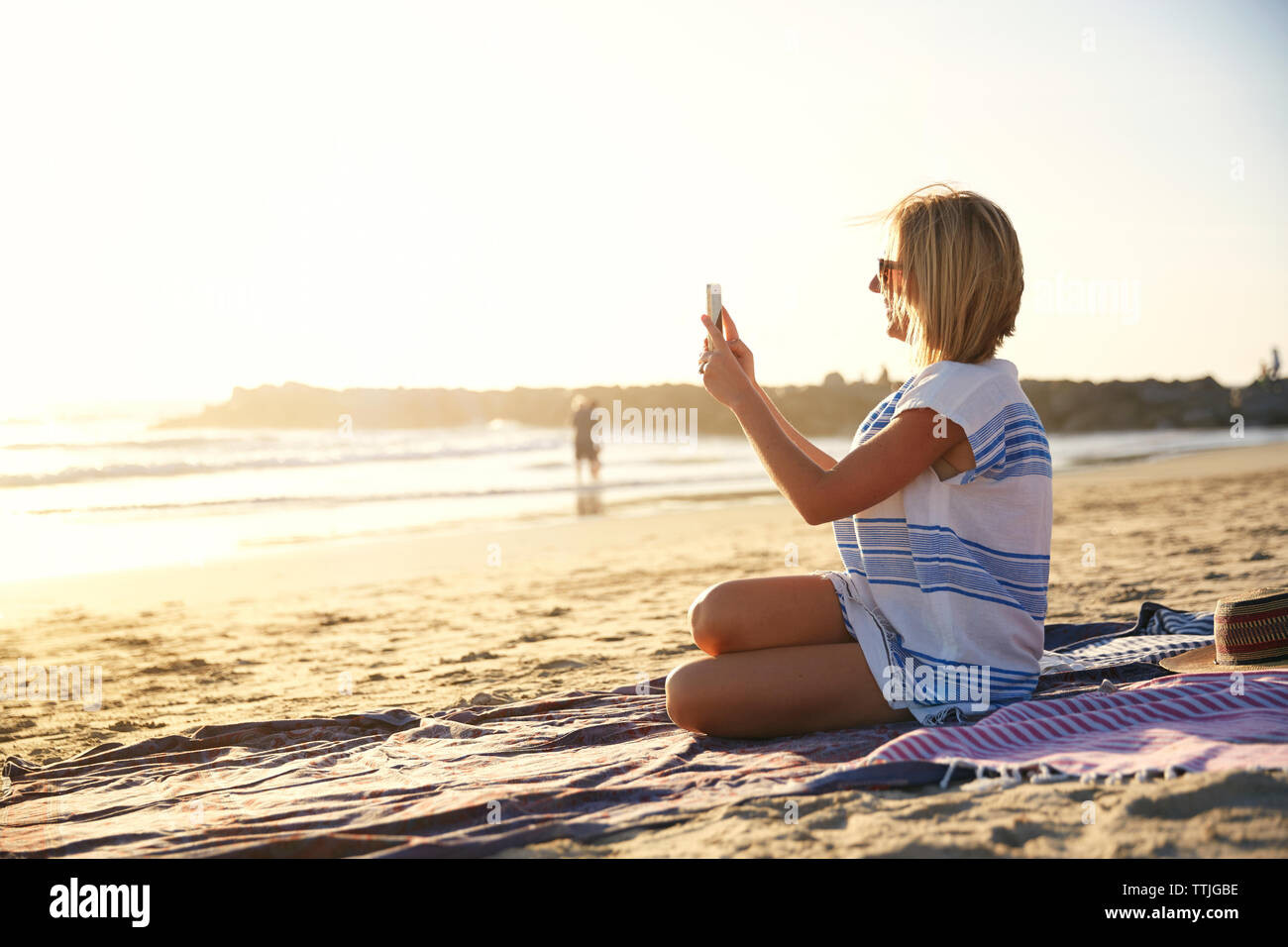 Beach side view hi-res stock photography and images - Alamy