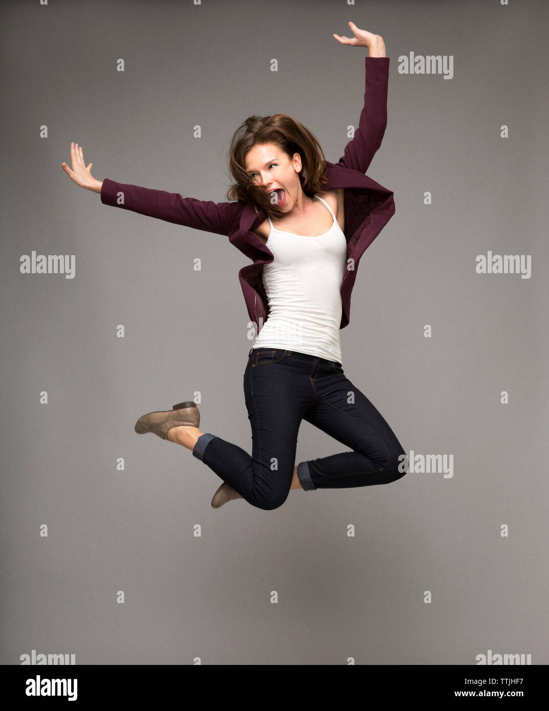 Woman open mouth front hi-res stock photography and images - Alamy