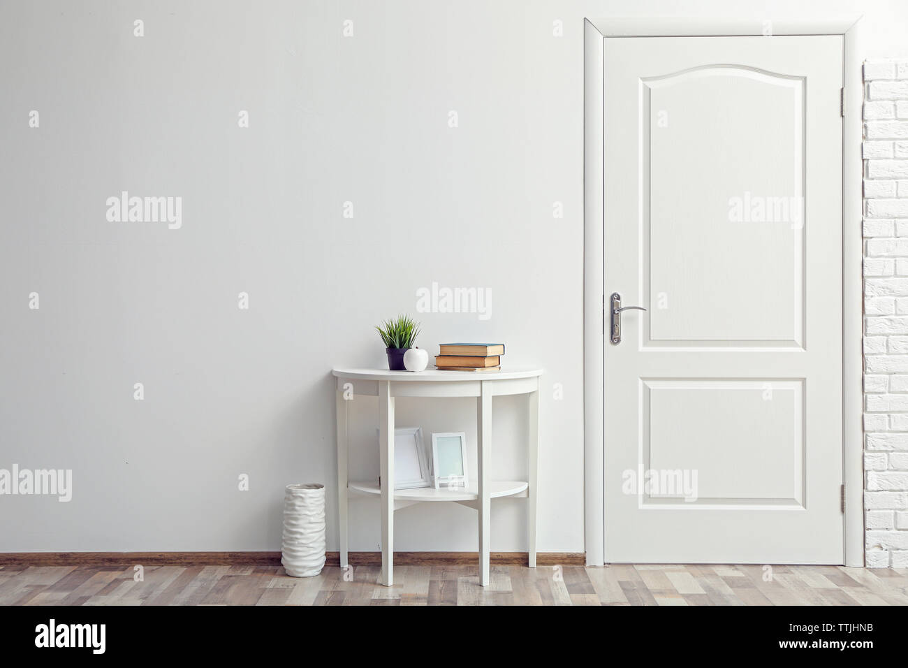 Room design interior with closed door Stock Photo - Alamy
