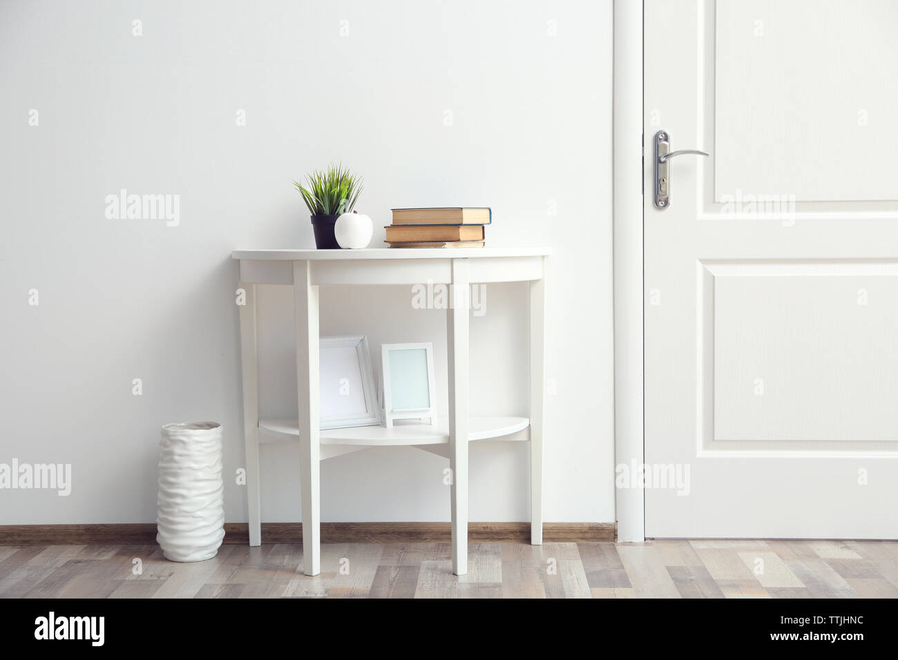 Room design interior with closed door Stock Photo - Alamy