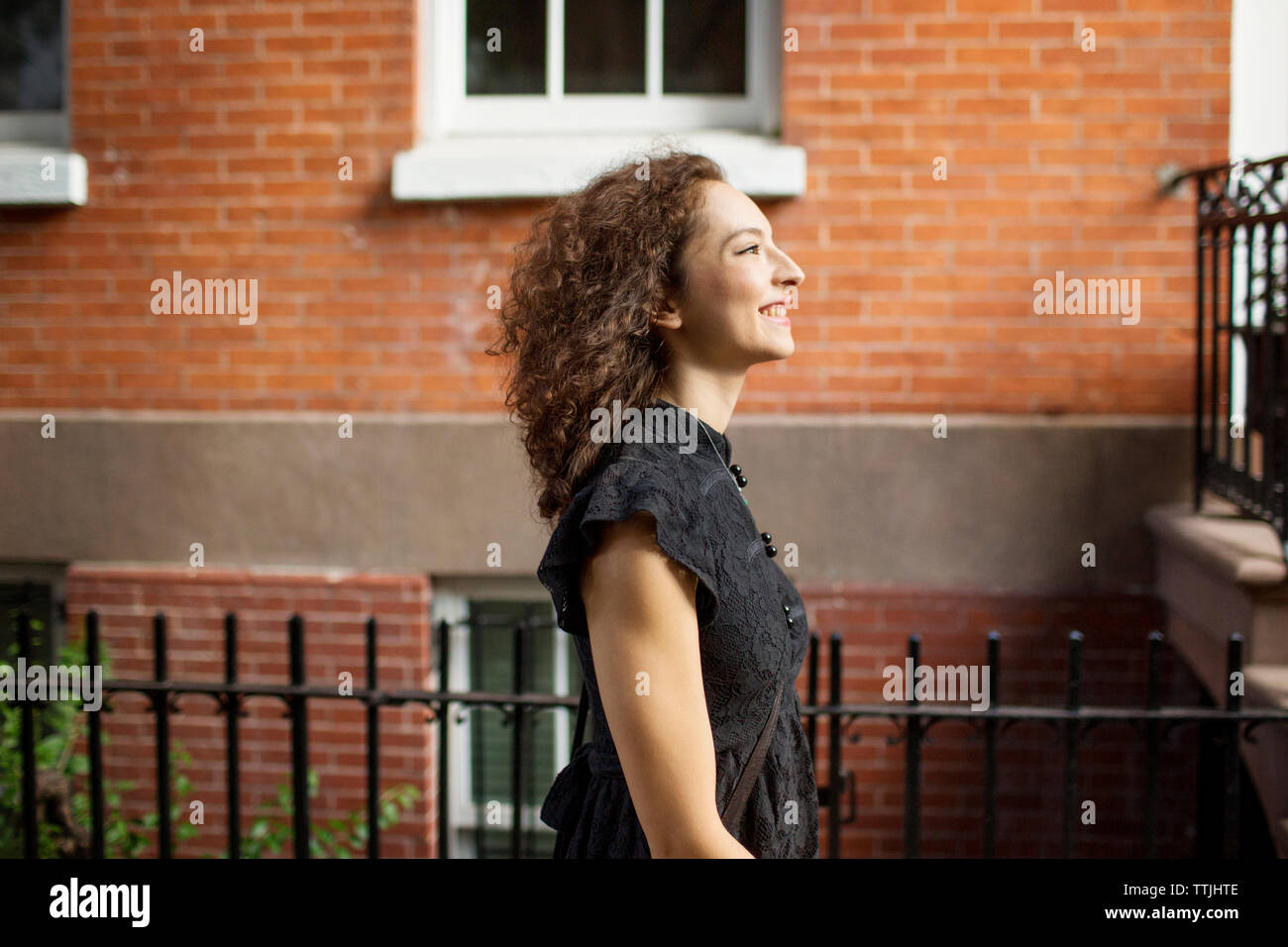Walking into building hi-res stock photography and images - Alamy