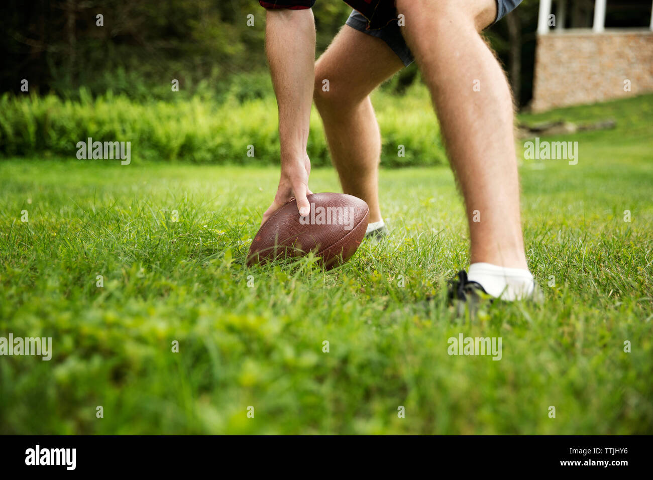 Old man football hi-res stock photography and images - Alamy
