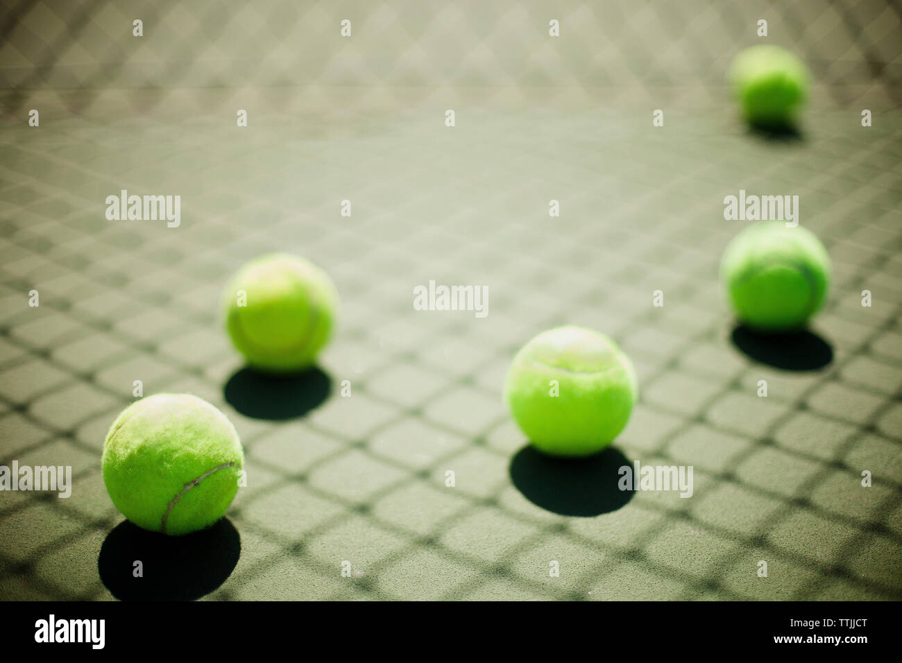 Tennis balls hi-res stock photography and images - Alamy