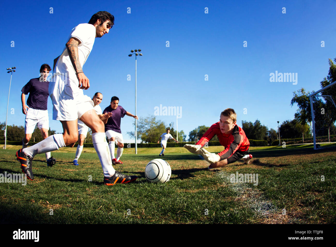 Scoring a soccer goal hi-res stock photography and images - Alamy