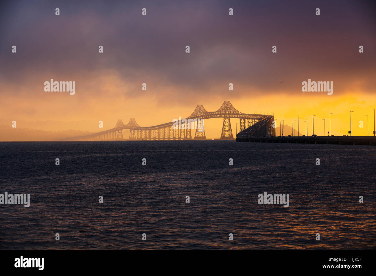 Bridge in sea hi-res stock photography and images - Alamy