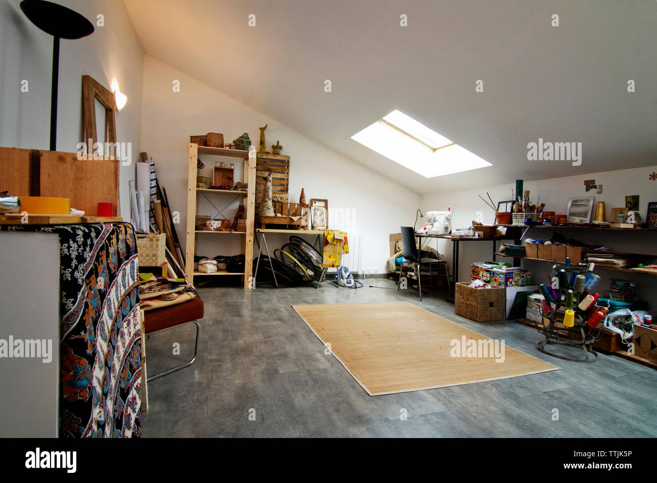 Messy interior hi-res stock photography and images - Alamy