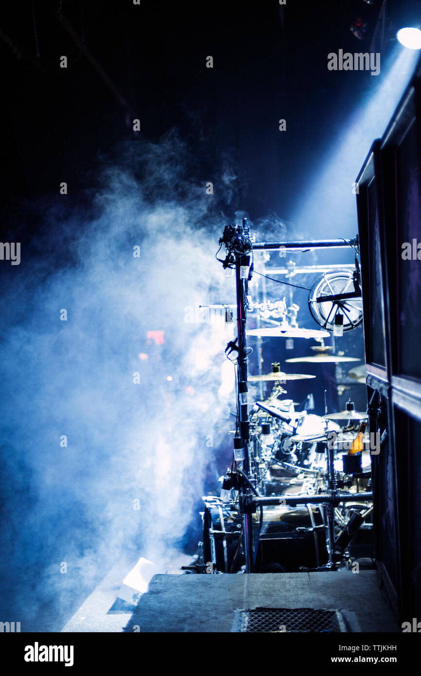 Stage musical hi-res stock photography and images - Alamy