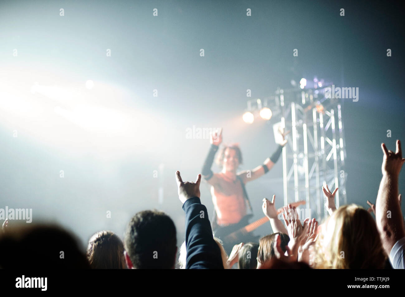 Large concert hall stage hi-res stock photography and images - Alamy