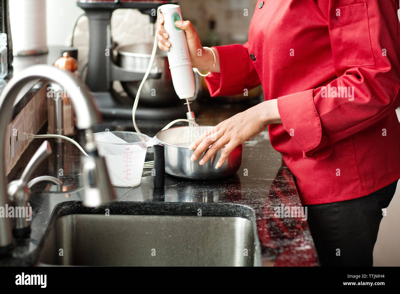 Kitchen hand mixer hi-res stock photography and images - Alamy